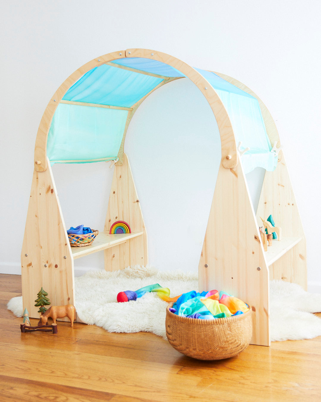 Waldorf Playstand – Sarah's Silks